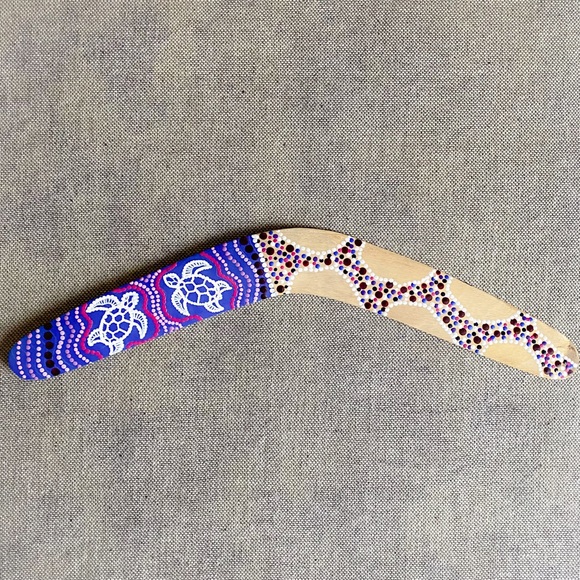 Linda Loo | Art | Artist Linda Loo Painted Boomerang From Australia ...